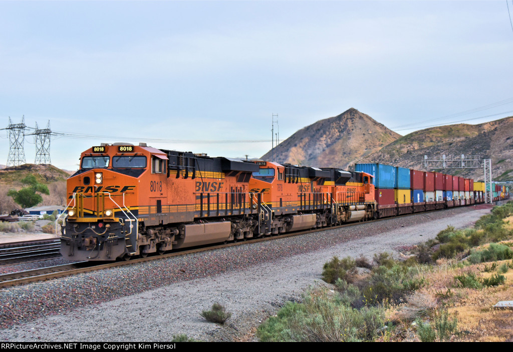 BNSF 8018